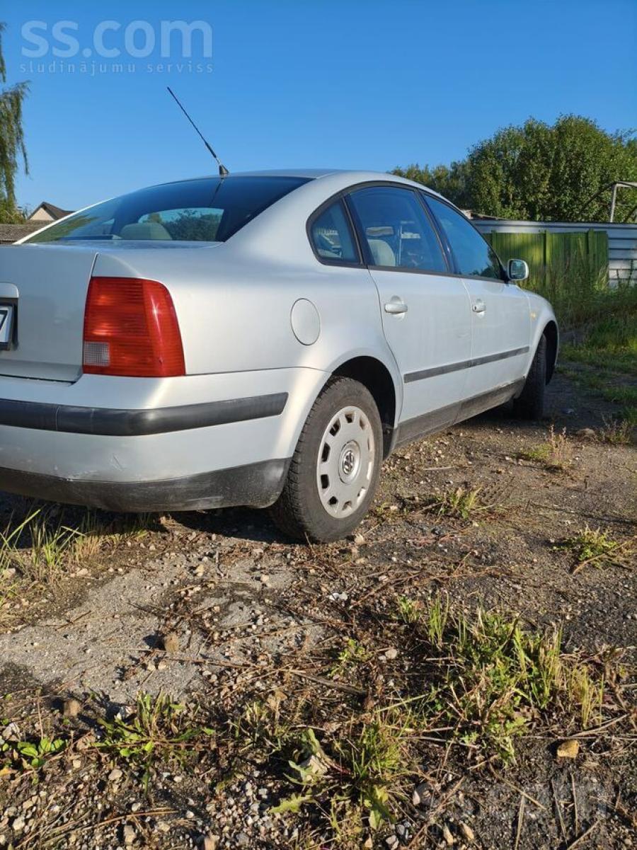Pelēks Volkswagen Passat B5 1999 Bauska, ar dzinēja tilpumu 1.60 L un nobraukumu 286 tūkst. km par 1200 €, foto 4 vietnē AUTOMOTO.COM.LV