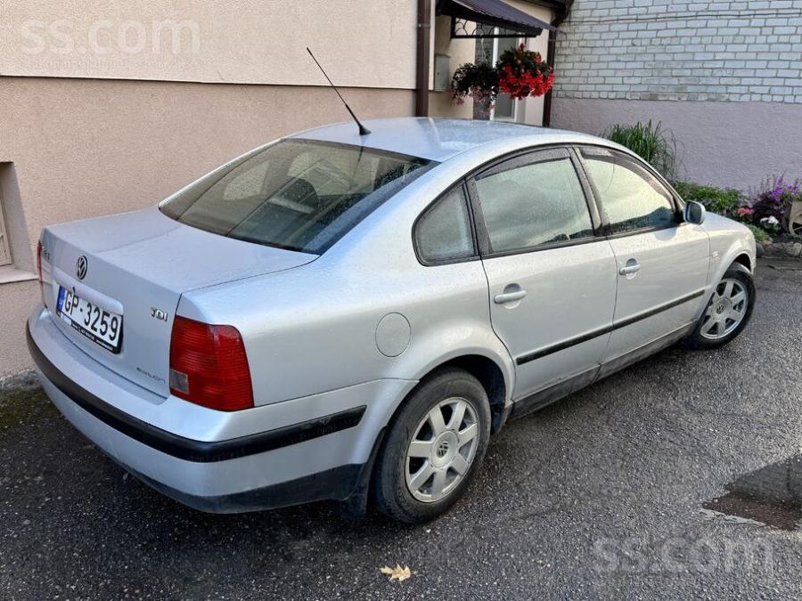 Grey Volkswagen Passat B5 2000 in Dobele, with an engine capacity of 1.90 L and mileage of 255 thousand km for 1200 €, photo 3 on AUTOMOTO.COM.LV