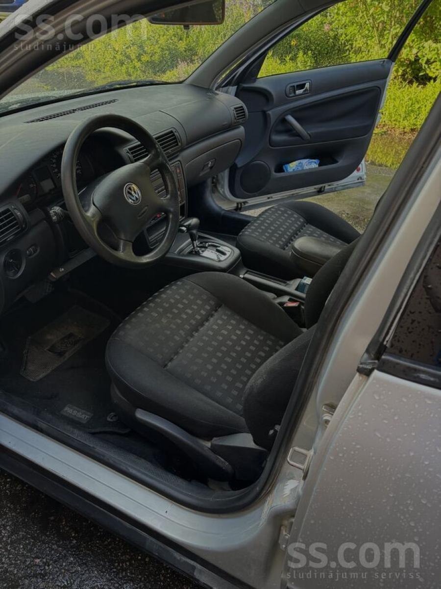 Grey Volkswagen Passat B5 2000 in Dobele, with an engine capacity of 1.90 L and mileage of 255 thousand km for 1200 €, photo 8 on AUTOMOTO.COM.LV