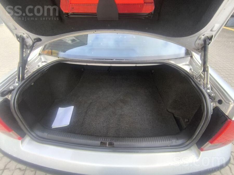 Grey Volkswagen Passat B5 2000 in Riga, with an engine capacity of 1.80 L and mileage of 0 thousand km for 1190 €, photo 9 on AUTOMOTO.COM.LV