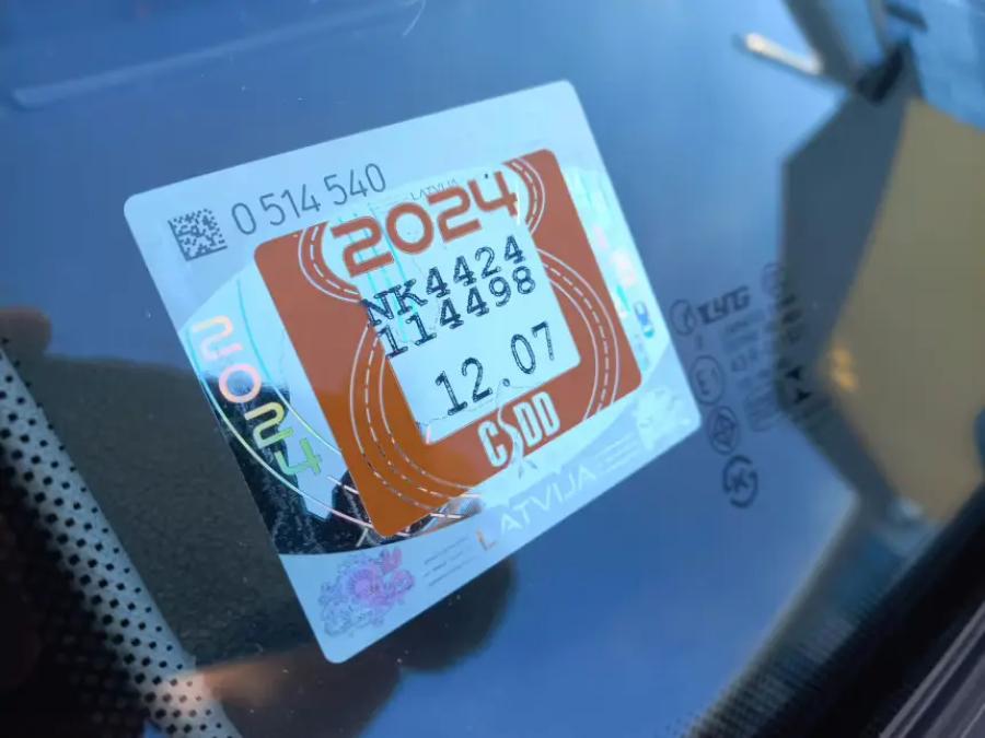 Pelēks Volkswagen Passat B5 2001 Rīga, ar dzinēja tilpumu 1.90 L un nobraukumu 123 tūkst. km par 1590 €, foto 9 vietnē AUTOMOTO.COM.LV