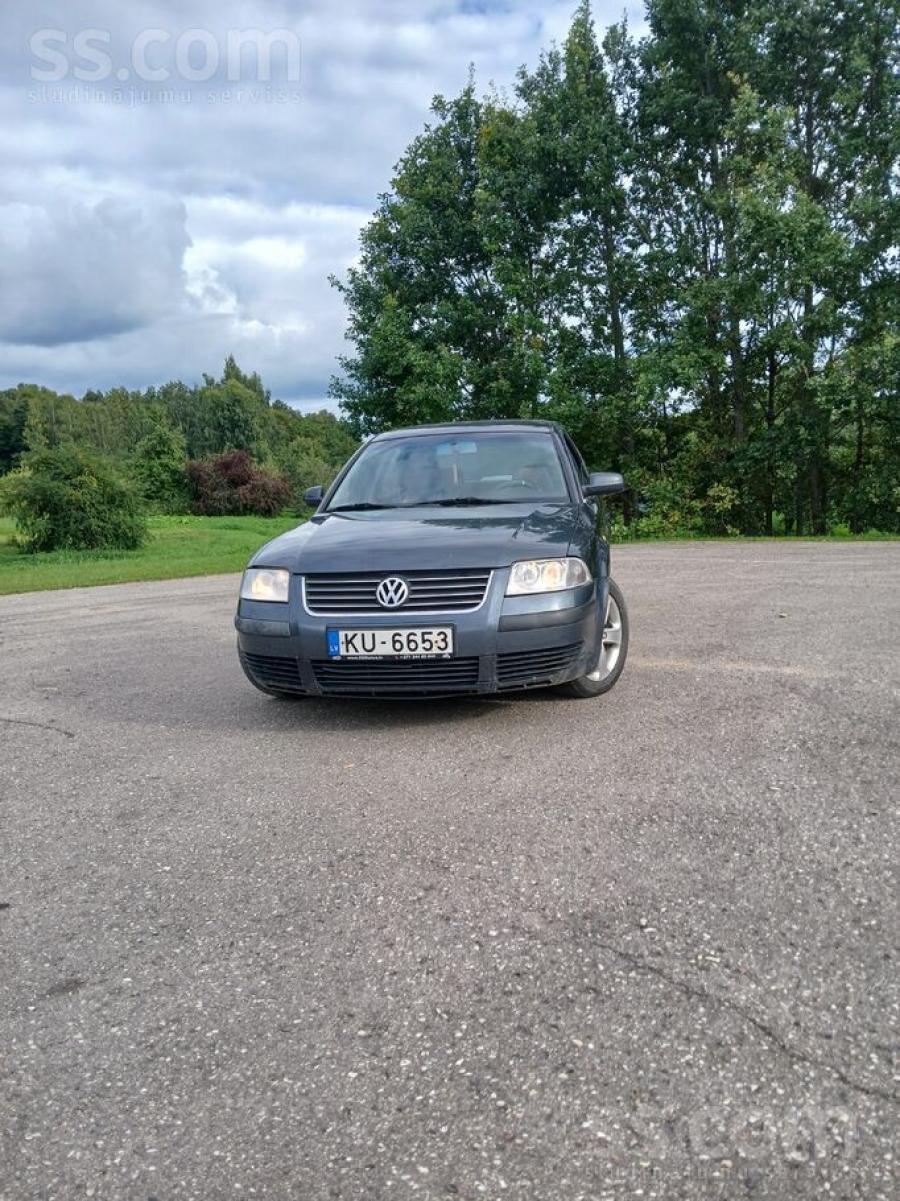Grey Volkswagen Passat B5 2001 in Cesis, with an engine capacity of 1.90 L and mileage of 395 thousand km for 1350 €, photo 1 on AUTOMOTO.COM.LV