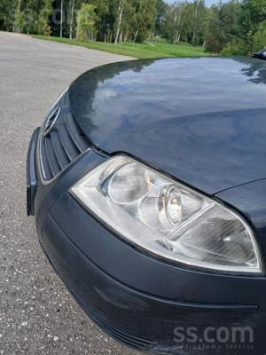 Grey Volkswagen Passat B5 2001 in Cesis, with an engine capacity of 1.90 L and mileage of 395 thousand km for 1350 €, photo 4 on AUTOMOTO.COM.LV