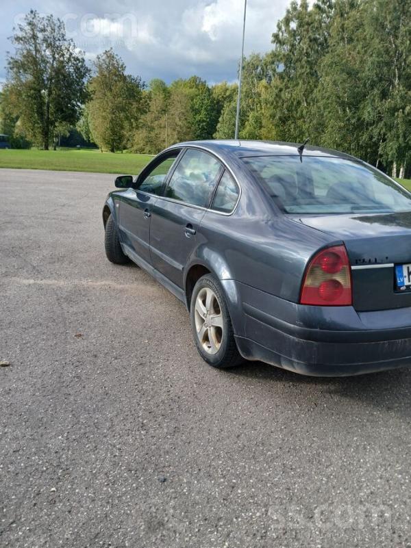 Grey Volkswagen Passat B5 2001 in Cesis, with an engine capacity of 1.90 L and mileage of 395 thousand km for 1350 €, photo 5 on AUTOMOTO.COM.LV