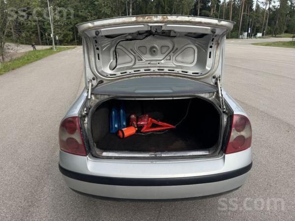 Pelēks Volkswagen Passat B5 2001 Madona, ar dzinēja tilpumu 1.90 L un nobraukumu 358 tūkst. km par 1200 €, foto 6 vietnē AUTOMOTO.COM.LV