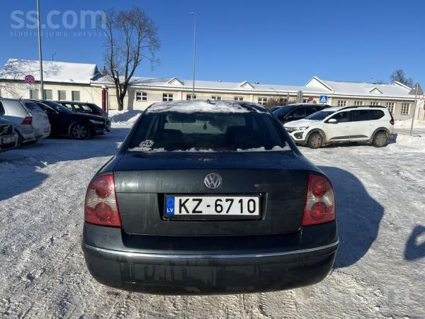 Pelēks Volkswagen Passat B5 2002 Daugavpils, ar dzinēja tilpumu 1.90 L un nobraukumu 353 tūkst. km par 1650 €, foto 2 vietnē AUTOMOTO.COM.LV