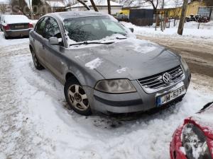 Серый Фольксваген Пассат Б5 2002 в Рига, объемом двигателя 1.90 л и пробегом 458 тыс. км за 700 €, фото  на AUTOMOTO.COM.LV