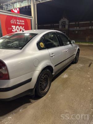 Pelēks Volkswagen Passat B5 2002 Liepāja, ar dzinēja tilpumu 1.90 L un nobraukumu 361 tūkst. km par 1000 €, foto 5 vietnē AUTOMOTO.COM.LV