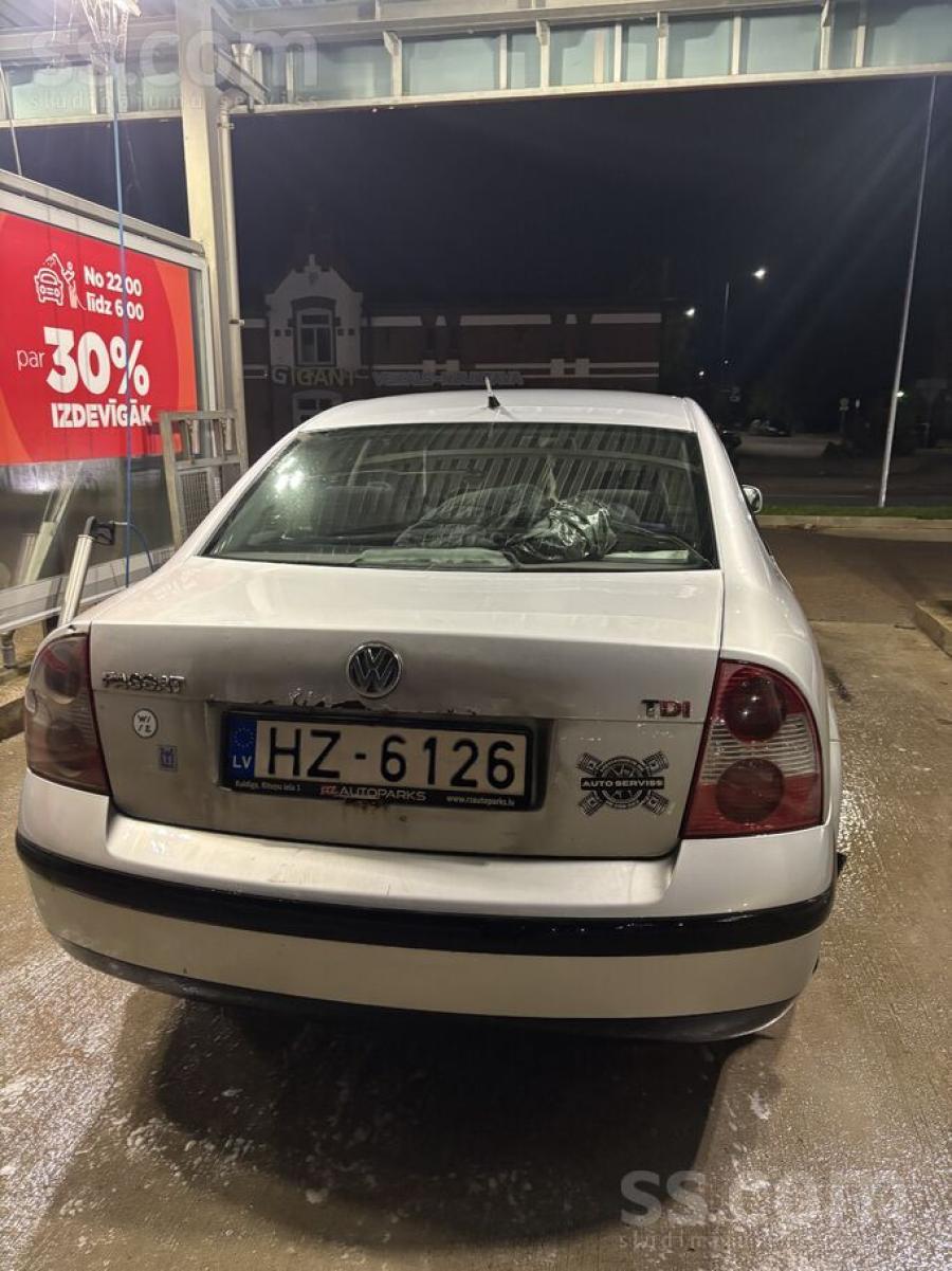 Pelēks Volkswagen Passat B5 2002 Liepāja, ar dzinēja tilpumu 1.90 L un nobraukumu 361 tūkst. km par 1000 €, foto 6 vietnē AUTOMOTO.COM.LV