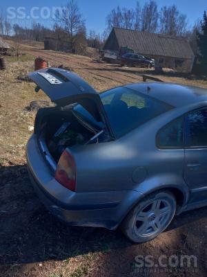 Grey Volkswagen Passat B5 2003 in Aluksne, with an engine capacity of 1.90 L and mileage of 300 thousand km for 400 €, photo 3 on AUTOMOTO.COM.LV