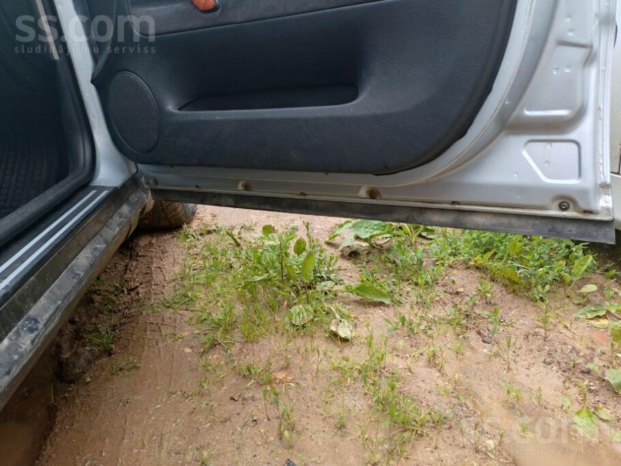 Pelēks Volkswagen Passat B5 2003 Jēkabpils, ar dzinēja tilpumu 1.90 L un nobraukumu 333 tūkst. km par 910 €, foto 10 vietnē AUTOMOTO.COM.LV