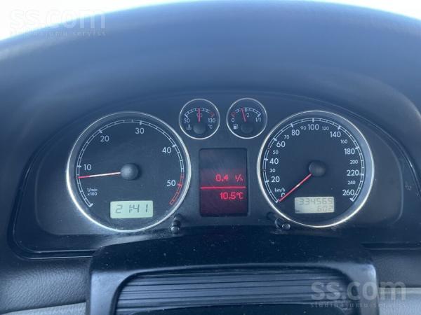 Grey Volkswagen Passat B5 2003 in Riga, with an engine capacity of 2.50 L and mileage of 334 thousand km for 990 €, photo 7 on AUTOMOTO.COM.LV