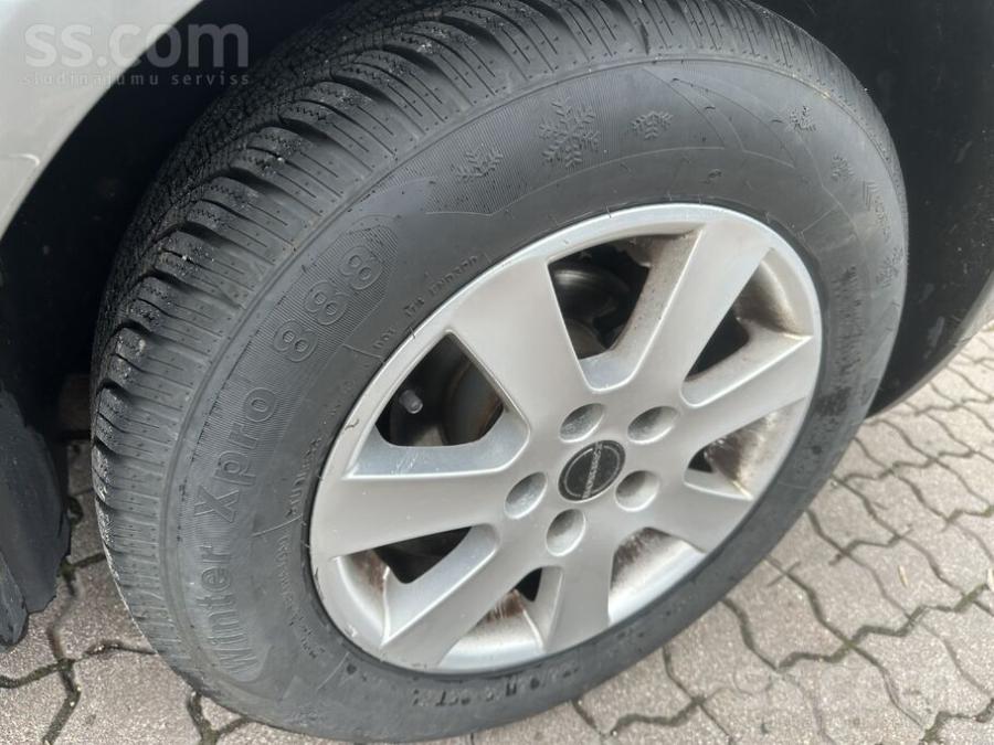 Pelēks Volkswagen Passat B5 2003 Jelgava, ar dzinēja tilpumu 2.00 L un nobraukumu 168 tūkst. km par 1650 €, foto 11 vietnē AUTOMOTO.COM.LV