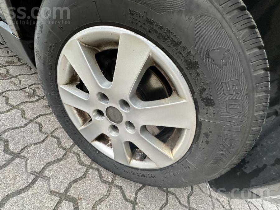 Pelēks Volkswagen Passat B5 2003 Jelgava, ar dzinēja tilpumu 2.00 L un nobraukumu 168 tūkst. km par 1650 €, foto 13 vietnē AUTOMOTO.COM.LV