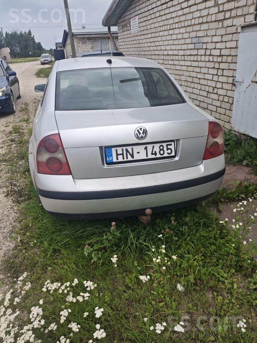 Grey Volkswagen Passat B5 2003 in Valmiera, with an engine capacity of 1.90 L and mileage of 36 thousand km for 250 €, photo 3 on AUTOMOTO.COM.LV