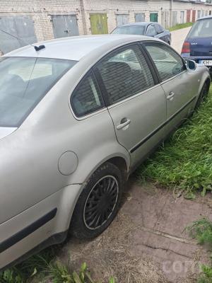 Grey Volkswagen Passat B5 2003 in Valmiera, with an engine capacity of 1.90 L and mileage of 36 thousand km for 250 €, photo 5 on AUTOMOTO.COM.LV
