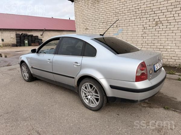 Pelēks Volkswagen Passat B5 2003 Liepāja, ar dzinēja tilpumu 1.90 L un nobraukumu 478 tūkst. km par 800 €, foto 3 vietnē AUTOMOTO.COM.LV