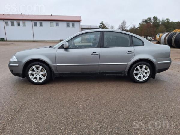 Grey Volkswagen Passat B5 2004 in Valmiera, with an engine capacity of 2.00 L and mileage of 232 thousand km for 1480 €, photo 2 on AUTOMOTO.COM.LV