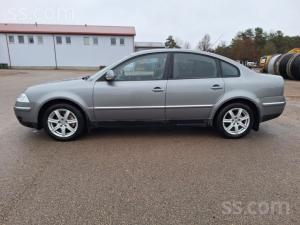 Grey Volkswagen Passat B5 2004 in Valmiera, with an engine capacity of 2.00 L and mileage of 232 thousand km for 1480 €, photo 2 on AUTOMOTO.COM.LV