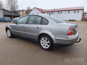 Grey Volkswagen Passat B5 2004 in Valmiera, with an engine capacity of 2.00 L and mileage of 232 thousand km for 1480 €, photo 3 on AUTOMOTO.COM.LV