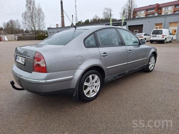 Grey Volkswagen Passat B5 2004 in Valmiera, with an engine capacity of 2.00 L and mileage of 232 thousand km for 1480 €, photo 5 on AUTOMOTO.COM.LV