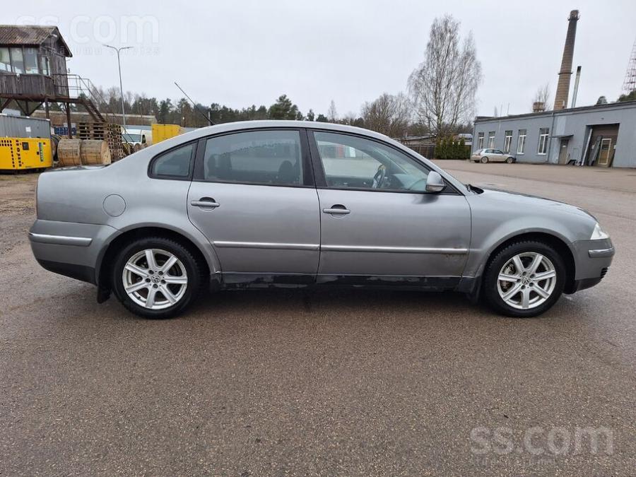 Grey Volkswagen Passat B5 2004 in Valmiera, with an engine capacity of 2.00 L and mileage of 232 thousand km for 1480 €, photo 6 on AUTOMOTO.COM.LV