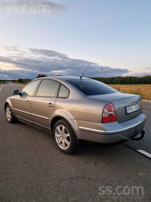 Grey Volkswagen Passat B5 2004 in Limbazi, with an engine capacity of 2.00 L and mileage of 238 thousand km for 1650 €, photo 5 on AUTOMOTO.COM.LV