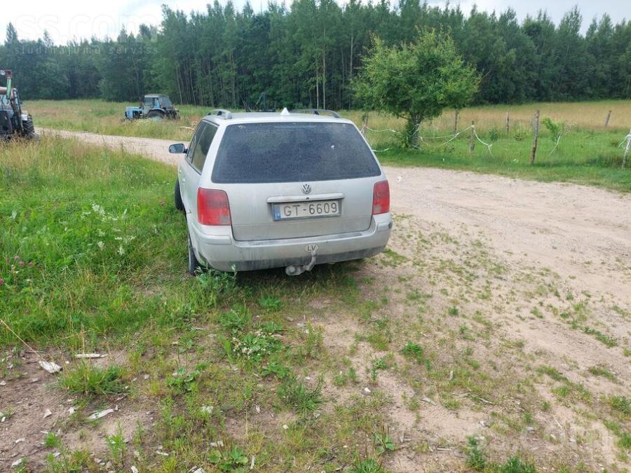 Grey Volkswagen Passat B5 1998 in Madona, with an engine capacity of 1.90 L and mileage of 401 thousand km for 1000 €, photo 1 on AUTOMOTO.COM.LV