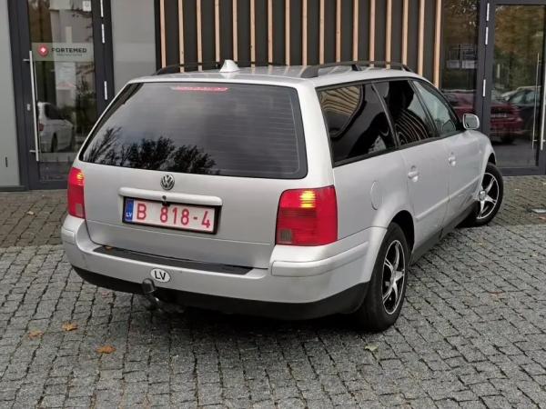 Grey Volkswagen Passat B5 1998 in Riga, with an engine capacity of 1.90 L and mileage of 366 thousand km for 1290 €, photo 4 on AUTOMOTO.COM.LV