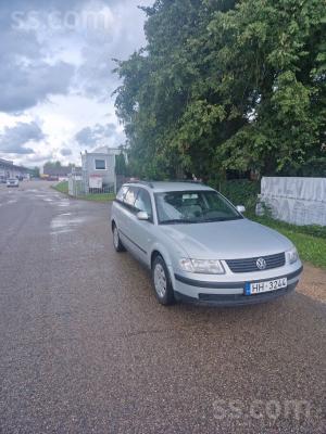 Pelēks Volkswagen Passat B5 2000 Rīga, ar dzinēja tilpumu 1.90 L un nobraukumu 307 tūkst. km par 1390 €, foto 4 vietnē AUTOMOTO.COM.LV