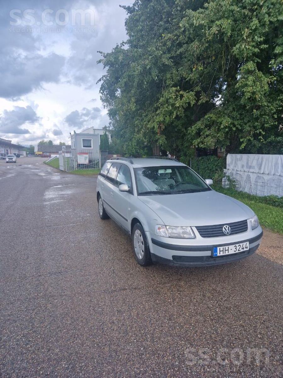 Pelēks Volkswagen Passat B5 2000 Rīga, ar dzinēja tilpumu 1.90 L un nobraukumu 307 tūkst. km par 1390 €, foto 4 vietnē AUTOMOTO.COM.LV