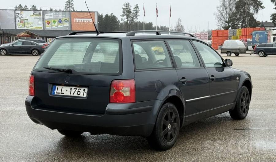 Pelēks Volkswagen Passat B5 2001 Valmiera, ar dzinēja tilpumu 1.90 L un nobraukumu 290 tūkst. km par 1500 €, foto 3 vietnē AUTOMOTO.COM.LV