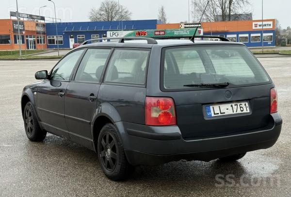 Grey Volkswagen Passat B5 2001 in Valmiera, with an engine capacity of 1.90 L and mileage of 290 thousand km for 1500 €, photo 4 on AUTOMOTO.COM.LV
