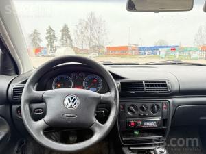 Pelēks Volkswagen Passat B5 2001 Valmiera, ar dzinēja tilpumu 1.90 L un nobraukumu 290 tūkst. km par 1500 €, foto 5 vietnē AUTOMOTO.COM.LV