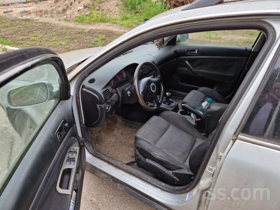 Grey Volkswagen Passat B5 2001 in Riga, with an engine capacity of 2.00 L and mileage of 390 thousand km for 800 €, photo 9 on AUTOMOTO.COM.LV