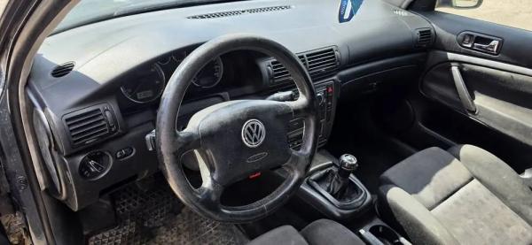Pelēks Volkswagen Passat B5 2001 Valmiera, ar dzinēja tilpumu 1.90 L un nobraukumu 463 tūkst. km par 1200 €, foto 5 vietnē AUTOMOTO.COM.LV