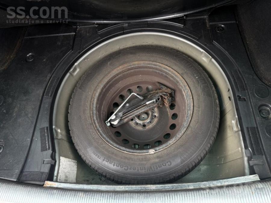 Pelēks Volkswagen Passat B5 2002 Ludza, ar dzinēja tilpumu 1.90 L un nobraukumu 325 tūkst. km par 2950 €, foto 23 vietnē AUTOMOTO.COM.LV