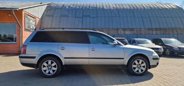 Grey Volkswagen Passat B5 2002 in Valmiera, with an engine capacity of 1.90 L and mileage of 382 thousand km for 1200 €, photo 2 on AUTOMOTO.COM.LV