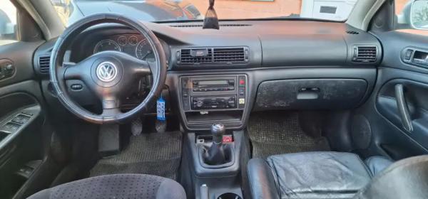 Grey Volkswagen Passat B5 2002 in Valmiera, with an engine capacity of 1.90 L and mileage of 382 thousand km for 1200 €, photo 7 on AUTOMOTO.COM.LV