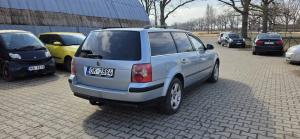 Grey Volkswagen Passat B5 2002 in Valmiera, with an engine capacity of 1.90 L and mileage of 395 thousand km for 1550 €, photo 4 on AUTOMOTO.COM.LV