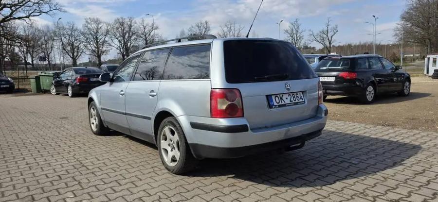 Grey Volkswagen Passat B5 2002 in Valmiera, with an engine capacity of 1.90 L and mileage of 395 thousand km for 1550 €, photo 5 on AUTOMOTO.COM.LV