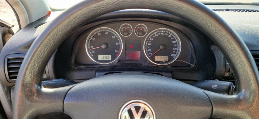 Grey Volkswagen Passat B5 2002 in Riga, with an engine capacity of 2.00 L and mileage of 316 thousand km for 1550 €, photo 13 on AUTOMOTO.COM.LV