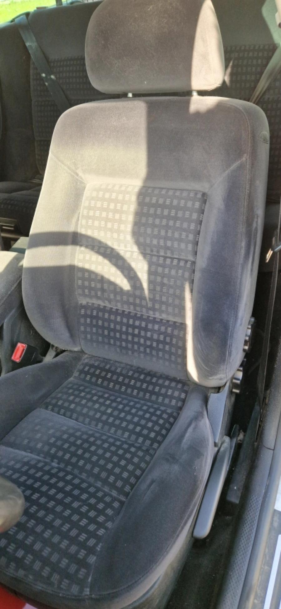 Grey Volkswagen Passat B5 2002 in Riga, with an engine capacity of 2.00 L and mileage of 316 thousand km for 1550 €, photo 18 on AUTOMOTO.COM.LV