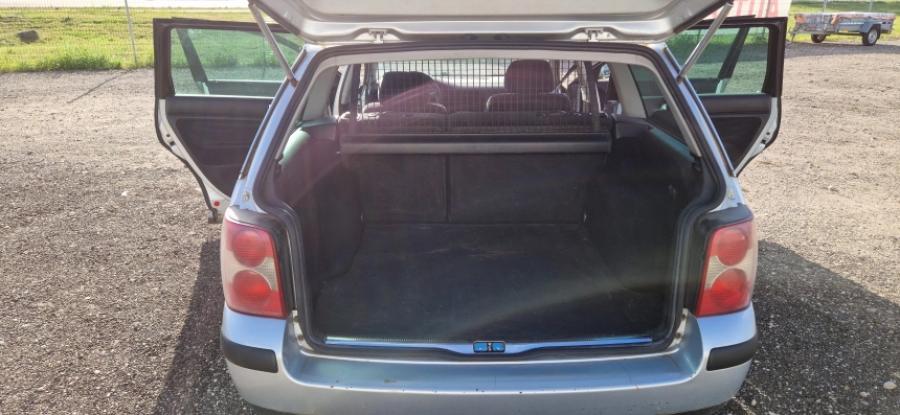 Grey Volkswagen Passat B5 2002 in Riga, with an engine capacity of 2.00 L and mileage of 316 thousand km for 1550 €, photo 23 on AUTOMOTO.COM.LV