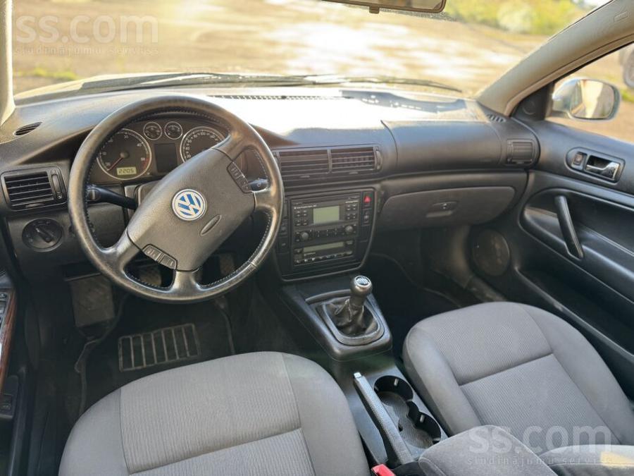 Pelēks Volkswagen Passat B5 2002 Jēkabpils, ar dzinēja tilpumu 2.50 L un nobraukumu 321 tūkst. km par 1699 €, foto 4 vietnē AUTOMOTO.COM.LV