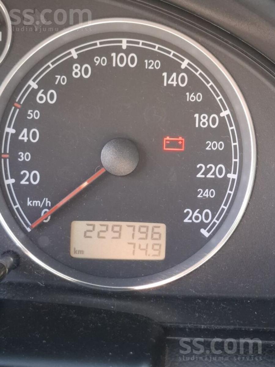 Grey Volkswagen Passat B5 2002 in Liepaja, with an engine capacity of 1.90 L and mileage of 230 thousand km for 1440 €, photo 8 on AUTOMOTO.COM.LV