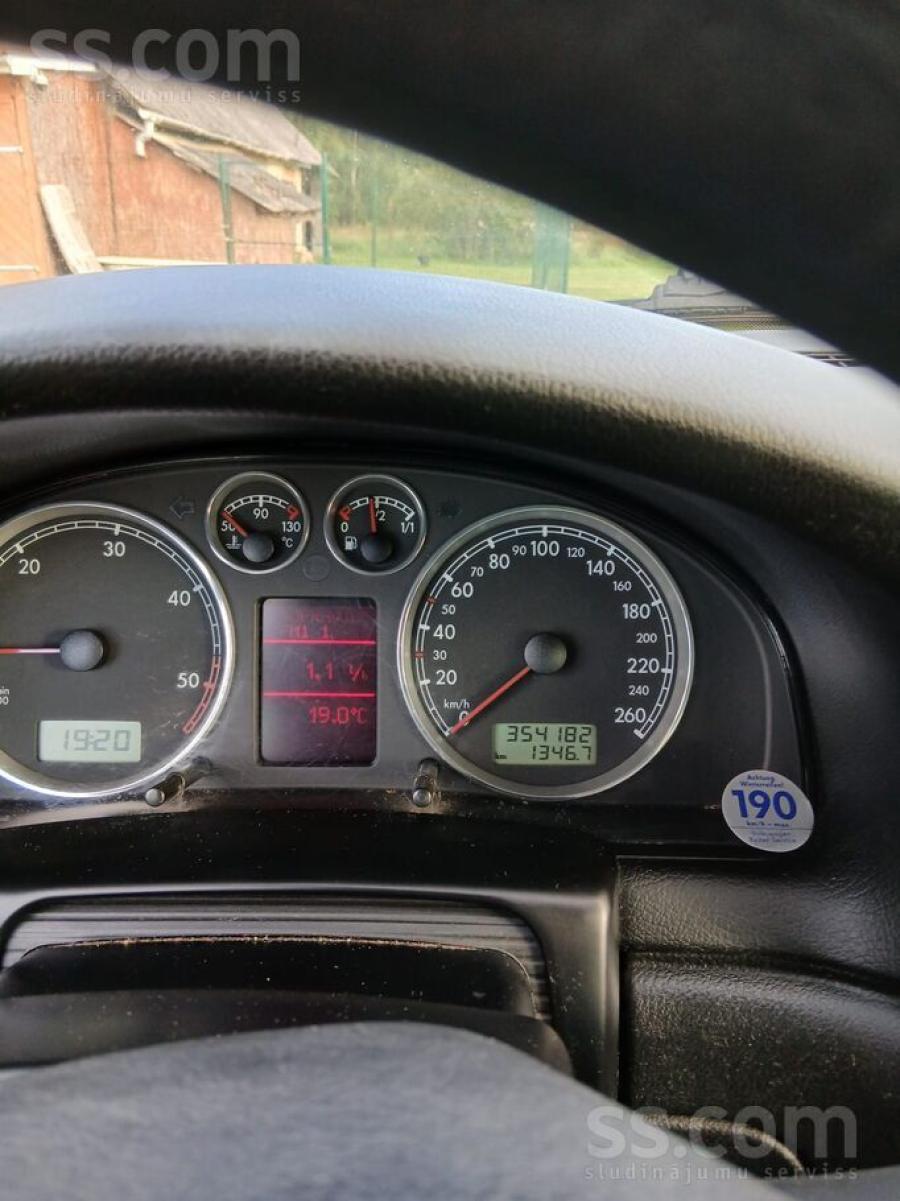 Grey Volkswagen Passat B5 2002 in Jekabpils, with an engine capacity of 1.90 L and mileage of 354 thousand km for 1100 €, photo 5 on AUTOMOTO.COM.LV