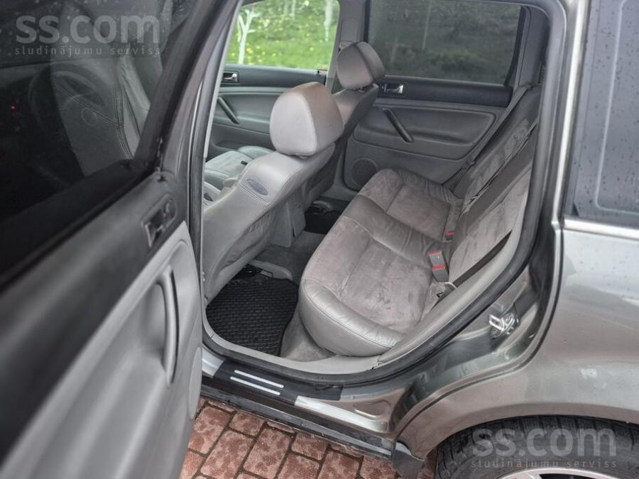 Grey Volkswagen Passat B5 2002 in Preili, with an engine capacity of 1.90 L and mileage of 423 thousand km for 2300 €, photo 7 on AUTOMOTO.COM.LV