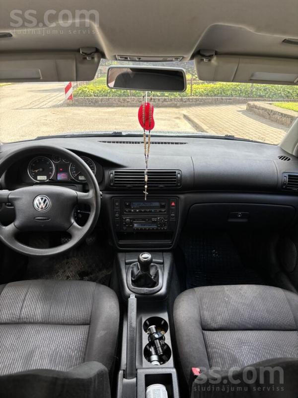 Pelēks Volkswagen Passat B5 2002 Balvi, ar dzinēja tilpumu 2.00 L un nobraukumu 290 tūkst. km par 1100 €, foto 7 vietnē AUTOMOTO.COM.LV