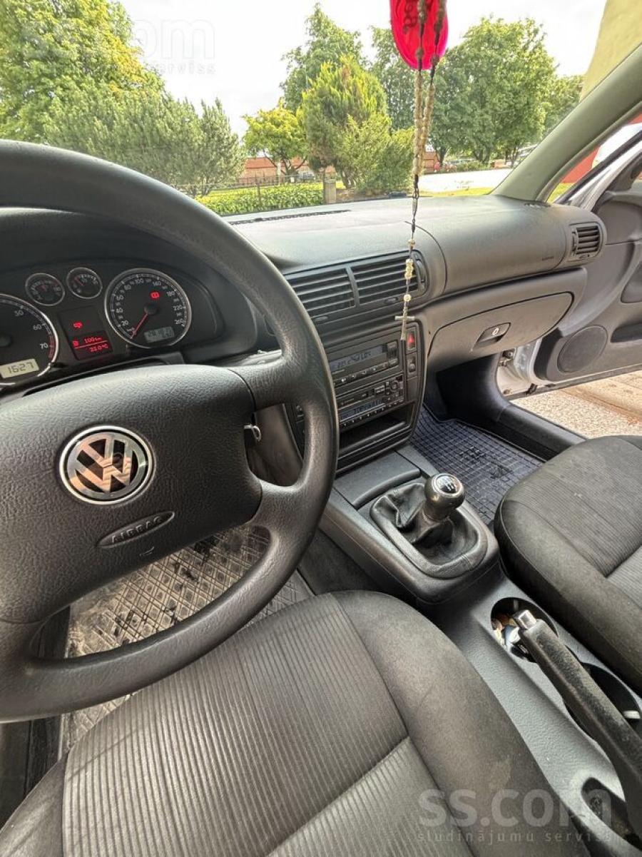 Pelēks Volkswagen Passat B5 2002 Balvi, ar dzinēja tilpumu 2.00 L un nobraukumu 290 tūkst. km par 1100 €, foto 8 vietnē AUTOMOTO.COM.LV
